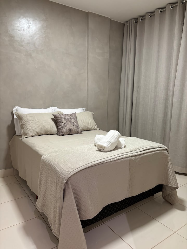 Apê Novo Mobiliado C/elevador E Garagem. - Paracatu