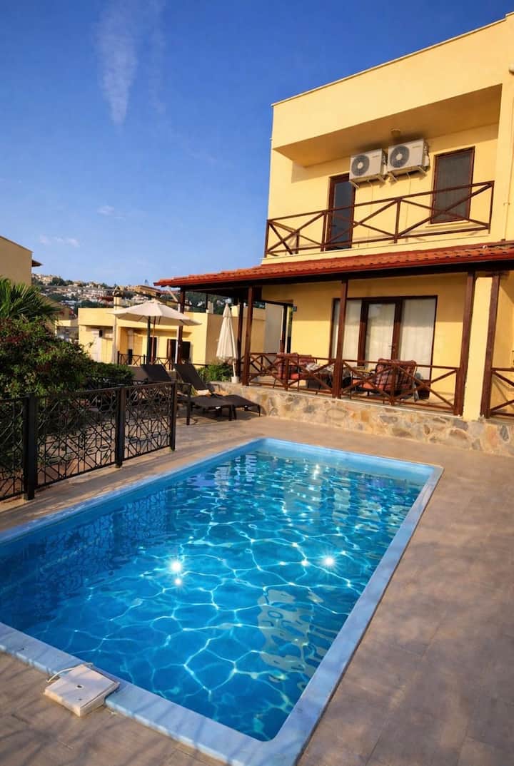 ÖZel Havuzlu Deniz Kenarı Villa - Burhaniye