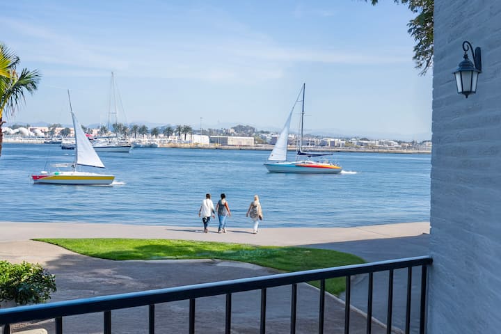 King Bed - Waterfront Studio W/ Spectacular Views - Coronado, CA