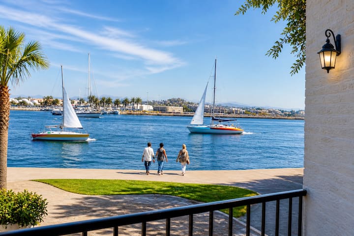 King Bed - Waterfront Studio W/ Spectacular Views - Coronado, CA