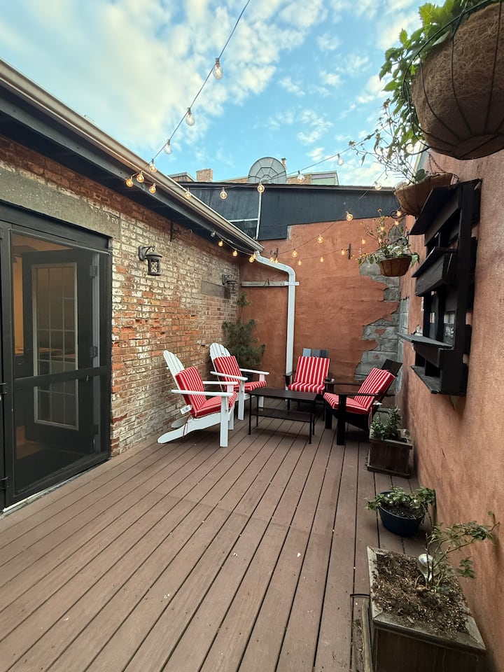 Large Room With Walk In Closet, Work Station - Albany, NY