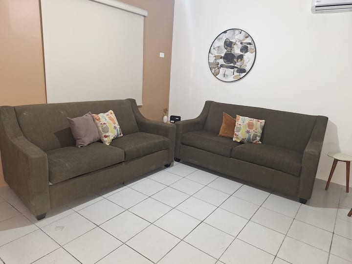 Agradable Casa De 3 Recámaras En Privada - Jalisco