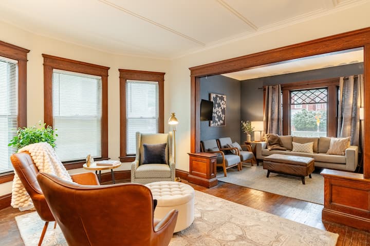 Spacious + Lightfilled Near Su, Lemoyne, Hospitals - Syracuse, NY