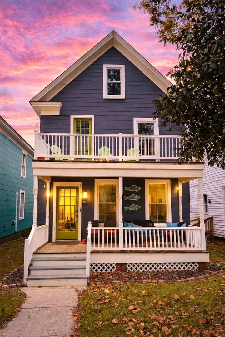 Cozy Getaway: Steps To Sand, Shops, & (Town)square - Cape Charles, VA