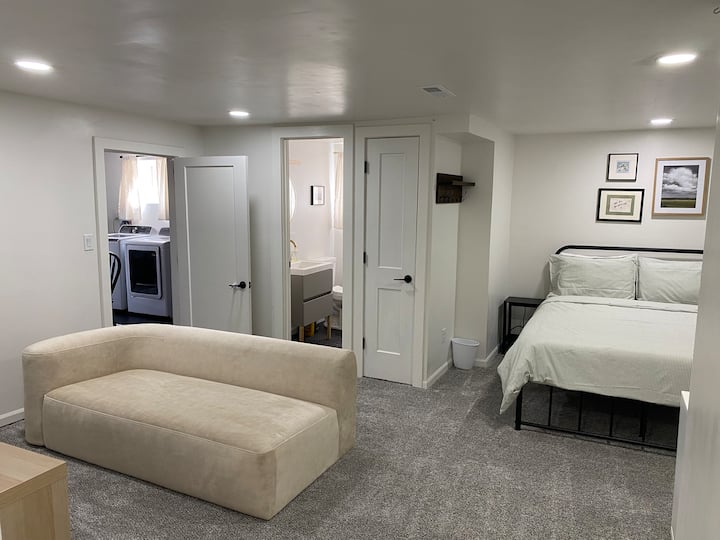 Basement Room And Kitchenette - Riverside, MO