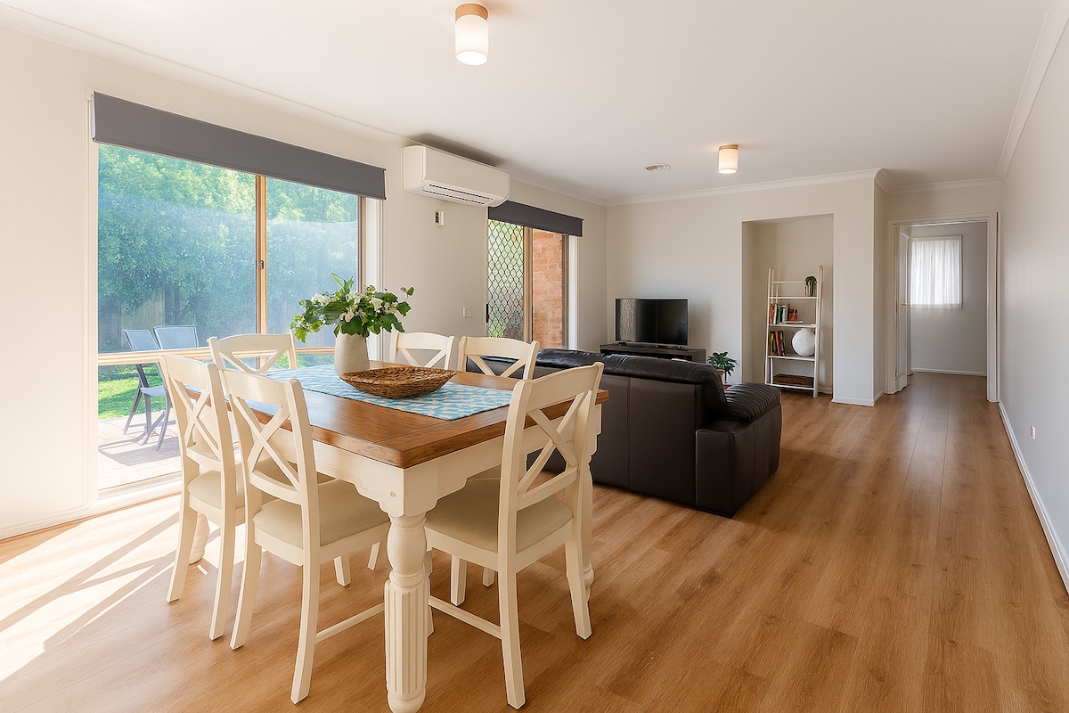 Rye Beach House • 300m to Rye Foreshore - Houses for Rent in Rye ...
