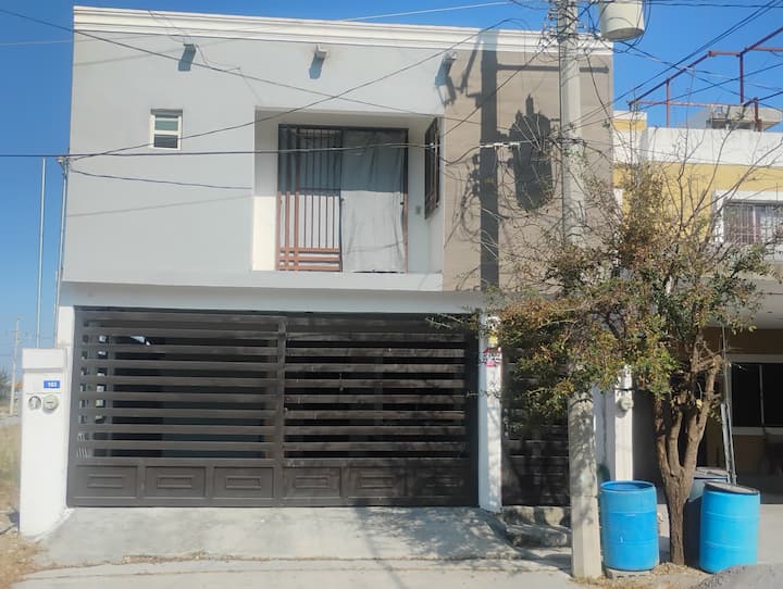 Casa Completa A 5 Min De Hospital La Carlota Y Um - Mexico