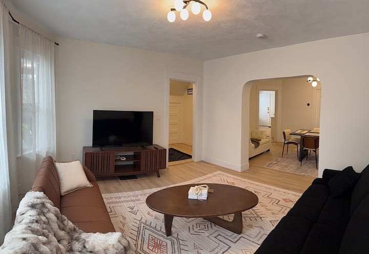 Modern 2br Getaway Near Revere Beach - Revere, MA