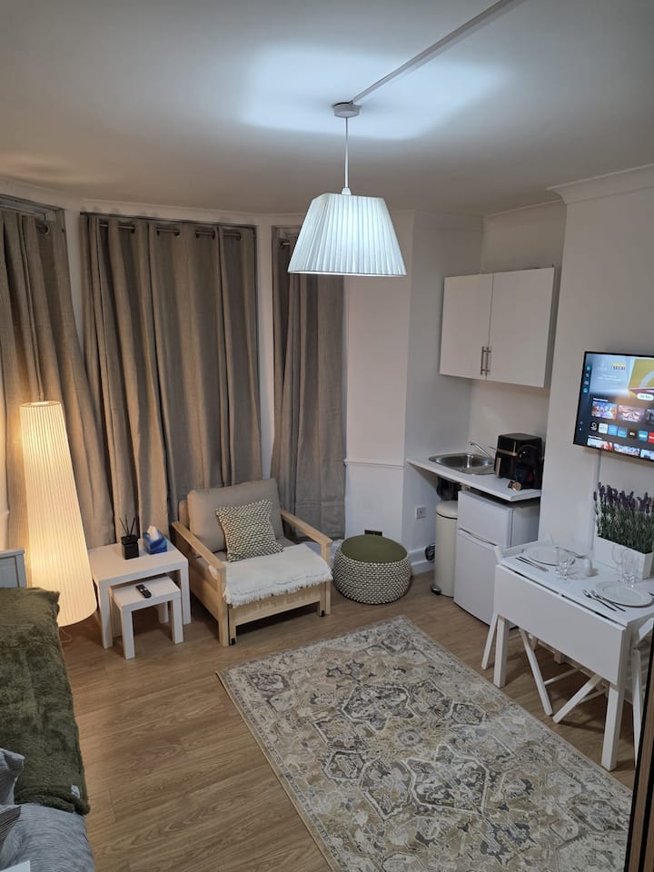 Noble Studio1 
Modern Studio In Prime Location - London