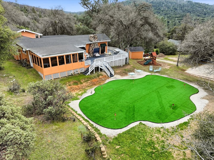 Yosemite Resort: Hot Tub,volleyball, Arcade, Golf! - Oakhurst, CA