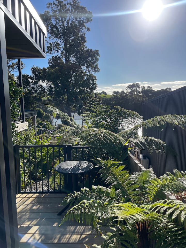 Garden Hideaway - Raglan