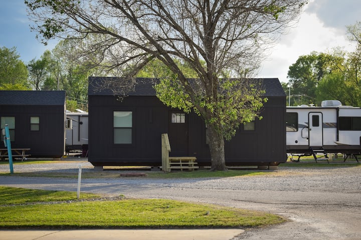 Cabins At Quilly’s Magnolia| Comfort Meets History - Vicksburg, MS