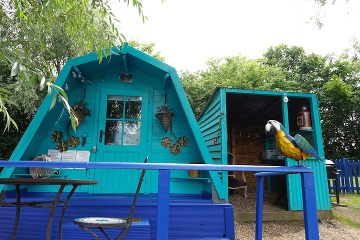 Swan Lake Fishing Pod - Maldon
