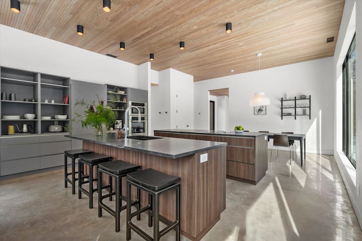 Cedar And Glass | Modern Forest Retreat Fish Creek - Egg Harbor, WI