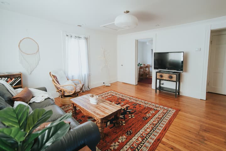 6 Min Walk To Downtown Mall, Bohemian Rustic Charm - Charlottesville, VA
