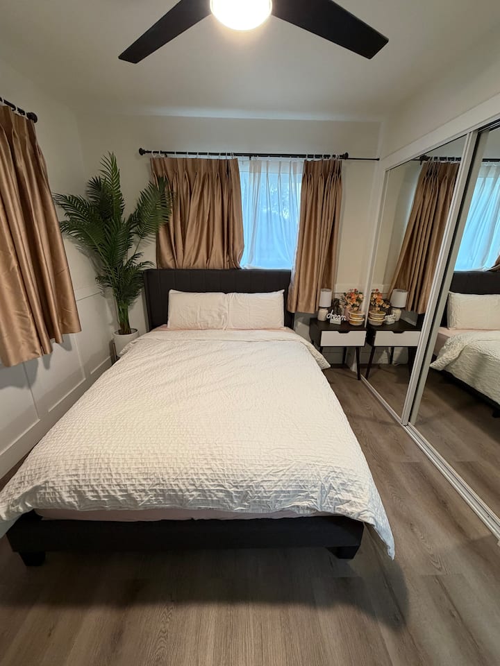 Cozy Room | Littel Saigon & Disney - Huntington Beach, CA