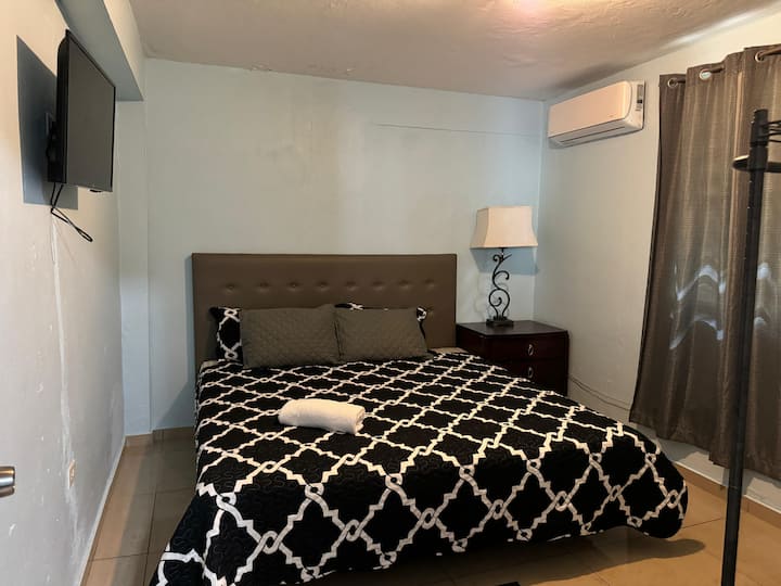 Cozy 2-bedroom Unit With Ocean Views In Cataño - Levittown