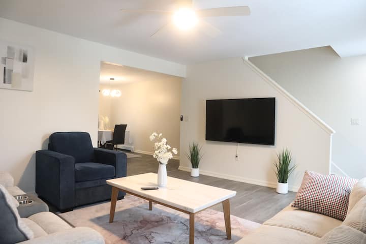 Beautiful 2story Downtown Worcester King Bd/office - Shrewsbury, MA