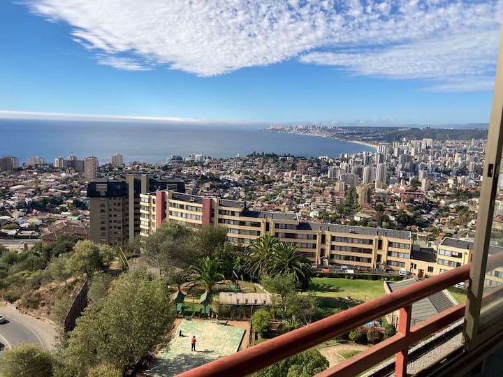 Depto Amplio Con Terraza Y Vista Panorámica - Valparaíso
