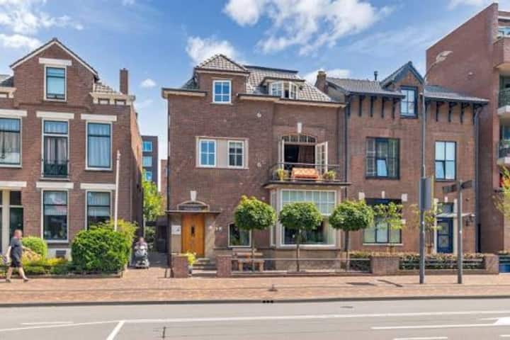 City Hotel Koningsvlinder
(Grande Koningssuite) - Wageningen