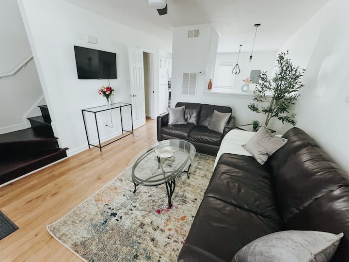 Skyline View From Deck, 5 Min Walk Downtown - Raleigh, NC