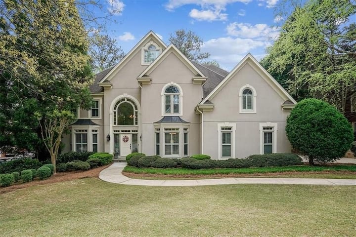 Spacious Retreat 5br Home Near World Cup Stadium - Alpharetta, GA