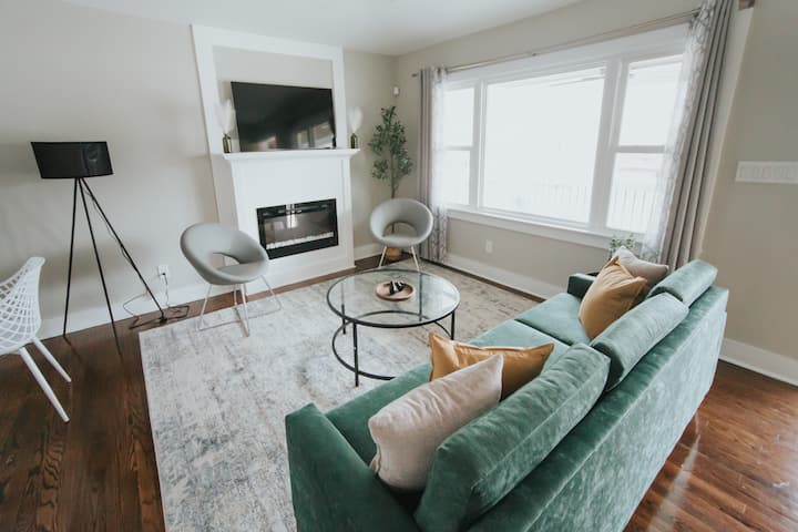 Beautiful 4 Br Home, 15 Min Walk To Downtown - Raleigh, NC