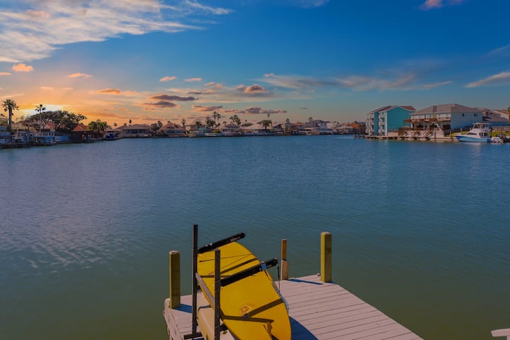 Waterfront Canal • Fishing • Walk To Beach - Corpus Christi, TX