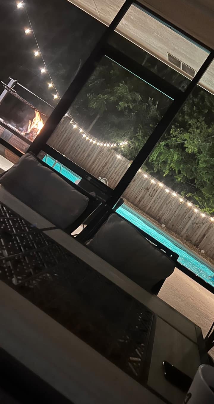 Home With Pool - Elgin, TX