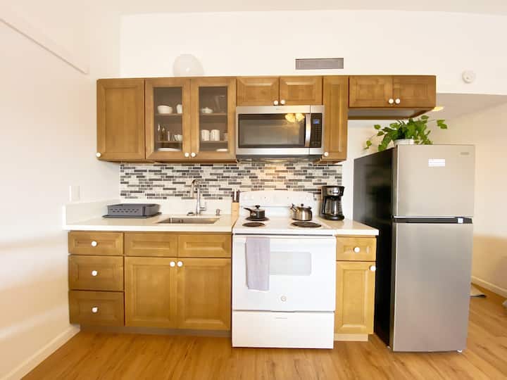 Hilo Town Condo W/ Pool & Ac - Hilo, HI