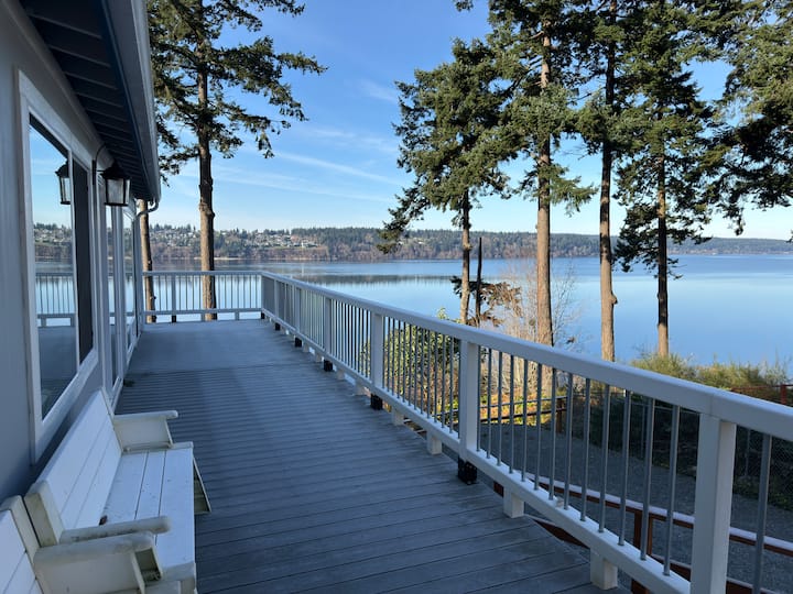 Whidbey Island Waterfront View Getaway - Whidbey Island, WA