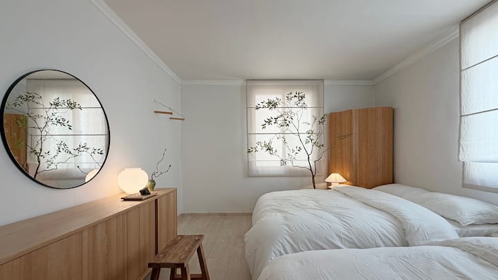 달빛그리기/근대화골목/약령시/계산성당/청라언덕/서문시장/더현대/동성로/맛집/교동/가족여행 - Daegu