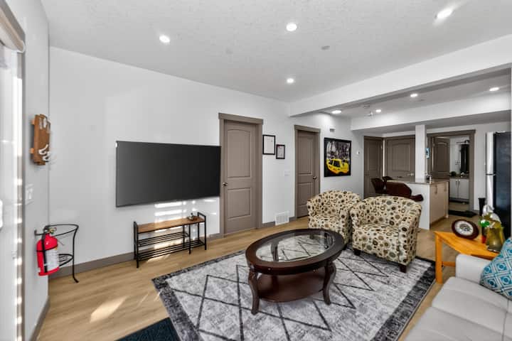 Relaxing Pond View Suite With Private Entrance - Canada