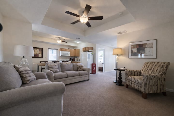 Downtown Davenport - Walk To Restaurants & Events! - Davenport, IA