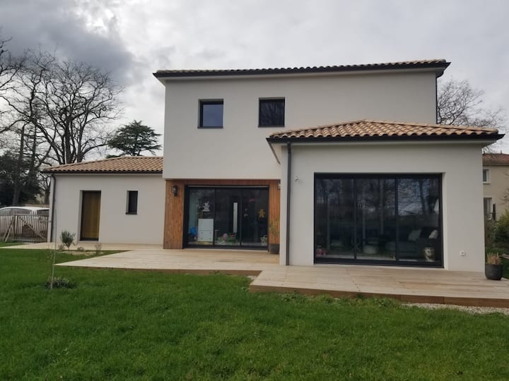 Maison 8 Pers – 10min à Pied Du Hellfest – Parking - Clisson