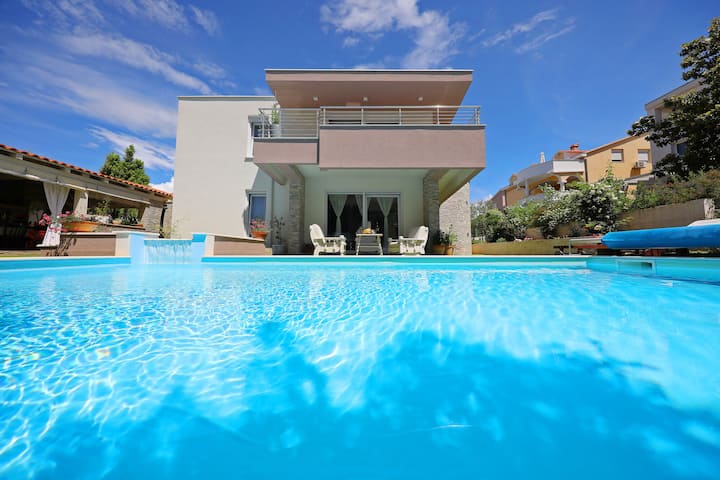 Private Pool & Sauna Retreat - Kroatien