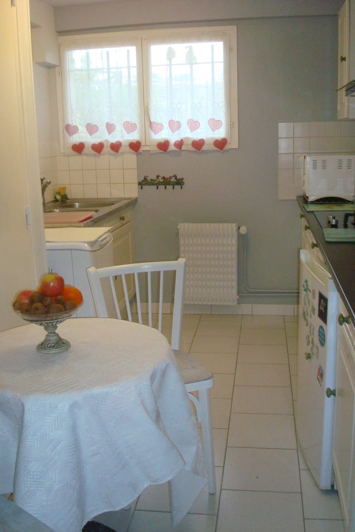 Chambre Meublée Chez Particulier Dans Un Pavillon - Vouvray