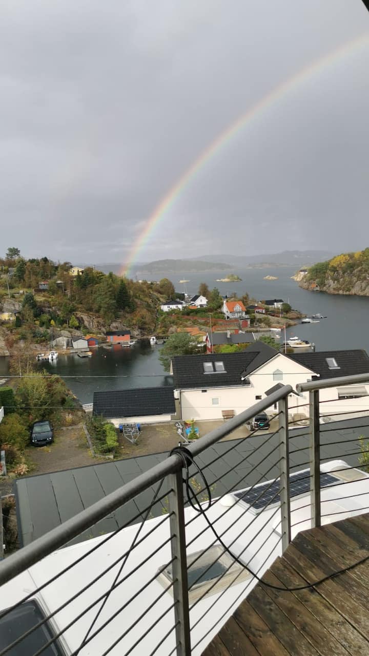 Leilighet Med Nydelig Sjøutsikt. - Straume