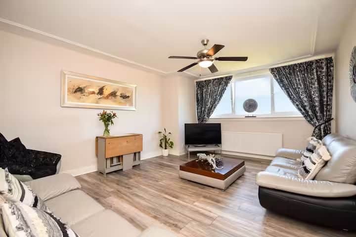 Penthouse 2-bed Apartment | Balloch Loch Lomond - Balloch