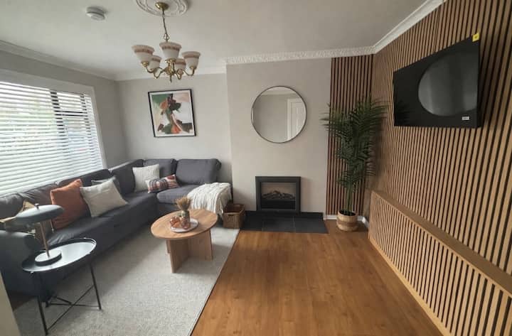 Modern 3br Townhouse In Killarney Centre - Killarney