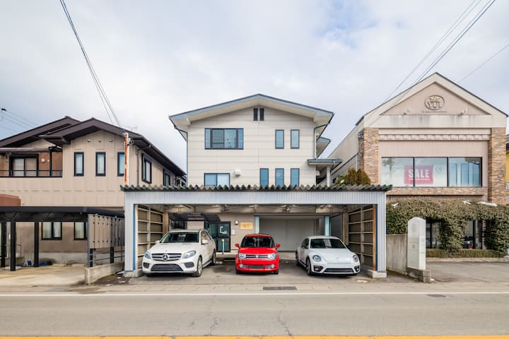 最大11名5寝室｜駐車場3台｜3階建て一軒家でゆったりと高山の旅を楽しもう！ - Takayama