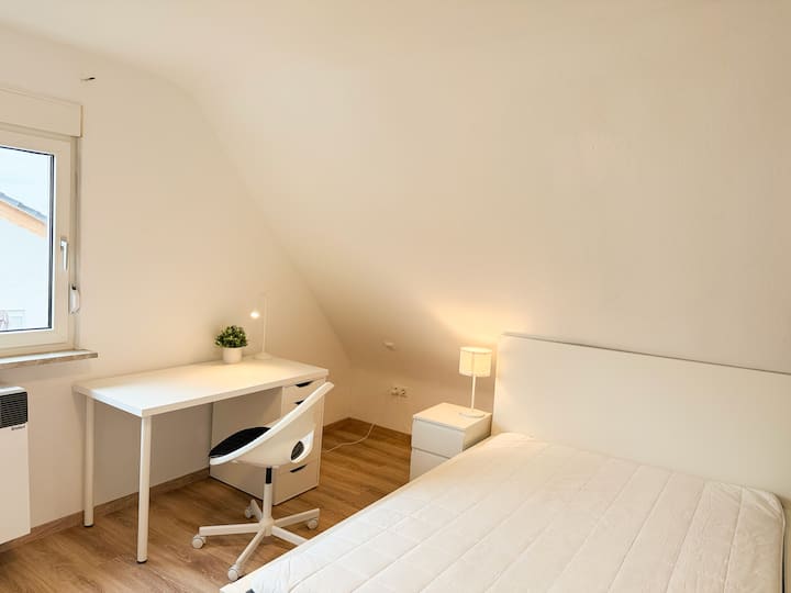 Helle 3-zimmer Wohnung In Stuttgart-zuffenhausen - Stuttgart