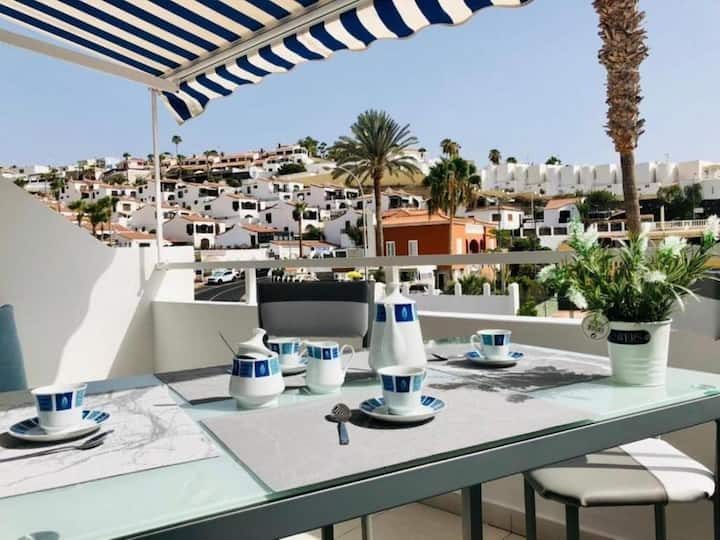 Modern Studio · Heated Pool - Costa Adeje