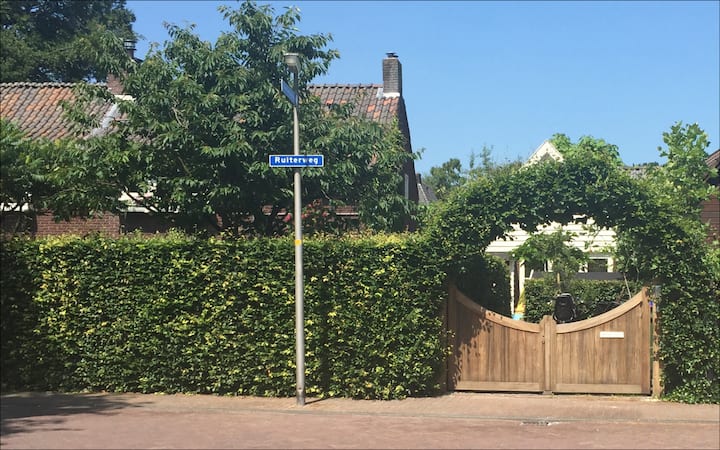 Familiehuis In Het Groen Nabij Amsterdam En Natuur - Huizen