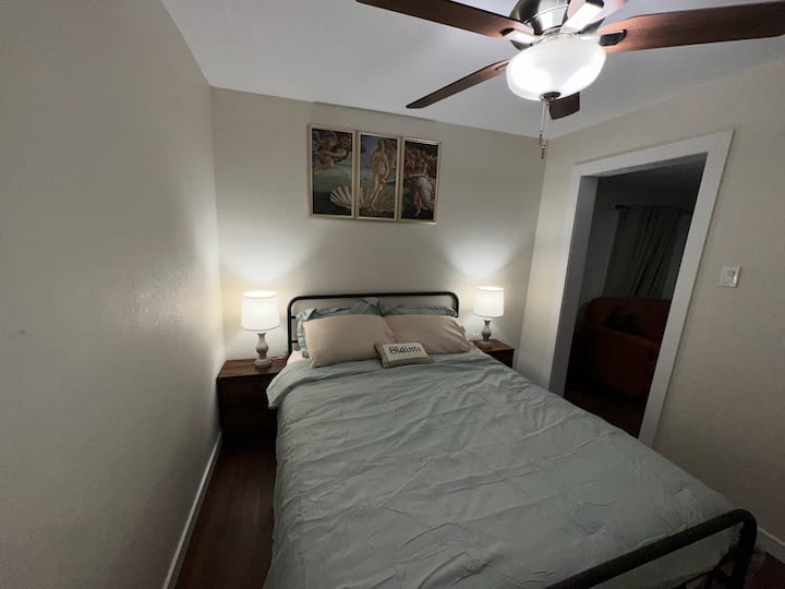 Paloma Blanca | Stylish Studio Close To Ai - Abilene, TX