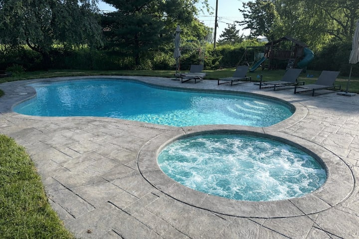 Luxury Coastal Home-saltwater Pool/spa Walktowater - Stamford, CT