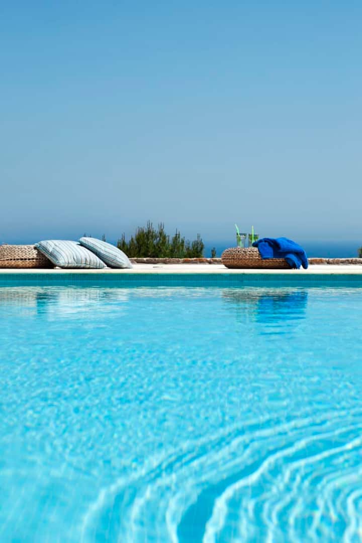 Viewing The Aegeansea-pool-garden-vravrona - Луца