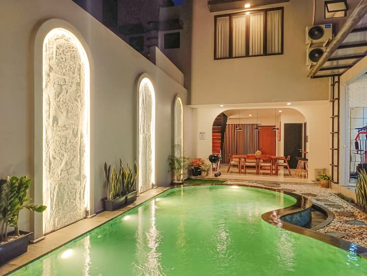 Spring Valley Villa W/ Pool & Playstation 5 - Indonesia