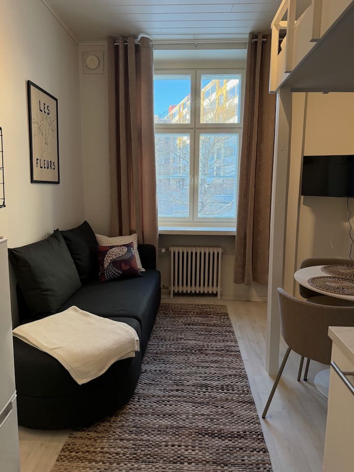 Valoisa Yksiö Hakaniemessä | Metro 200 M | 3 Hlö - Helsinki