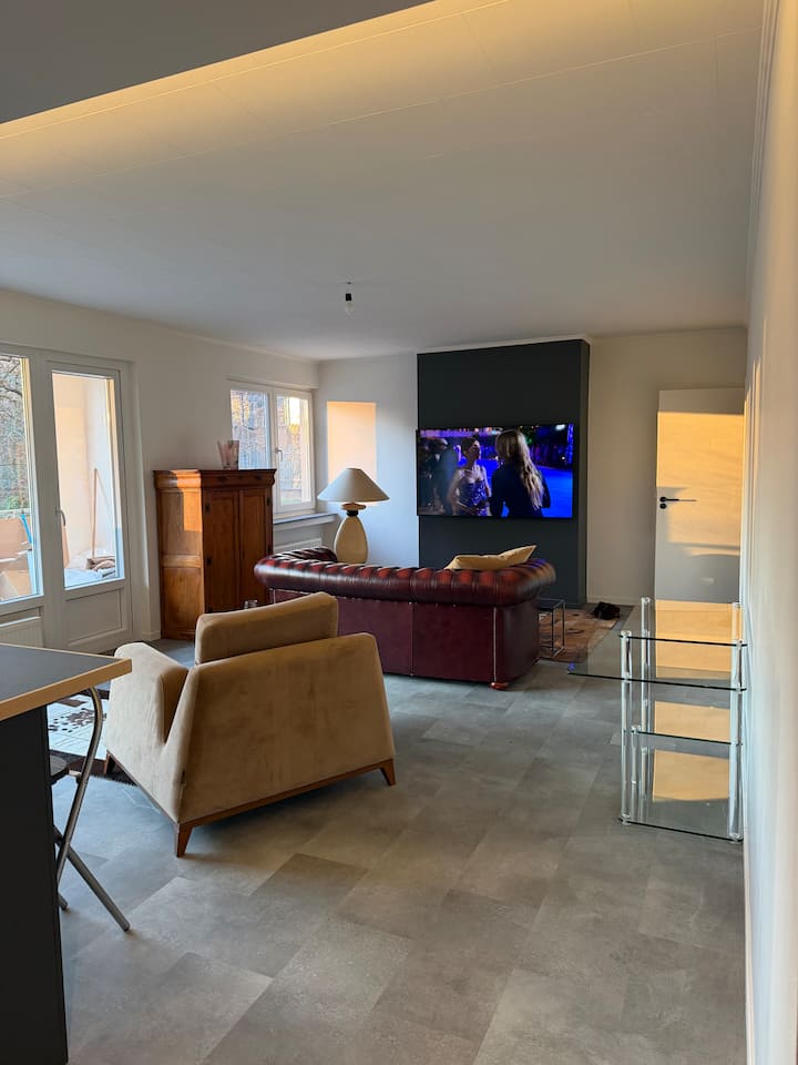 Grand Appartement 2 Chambres Avec Terrasse Calme - Auderghem